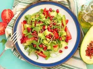 10 Healthy Salad Toppings to Spruce Up Your Greens Womanitely