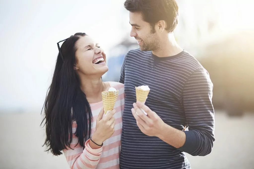 20 Obvious Signs a Guy Is Flirting with You