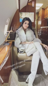 10 Stylish Jet Charter Outfit Ideas